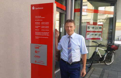 Richard Pollok hält der Sparkasse seit 40 Jahren die Treue - Blog der ...